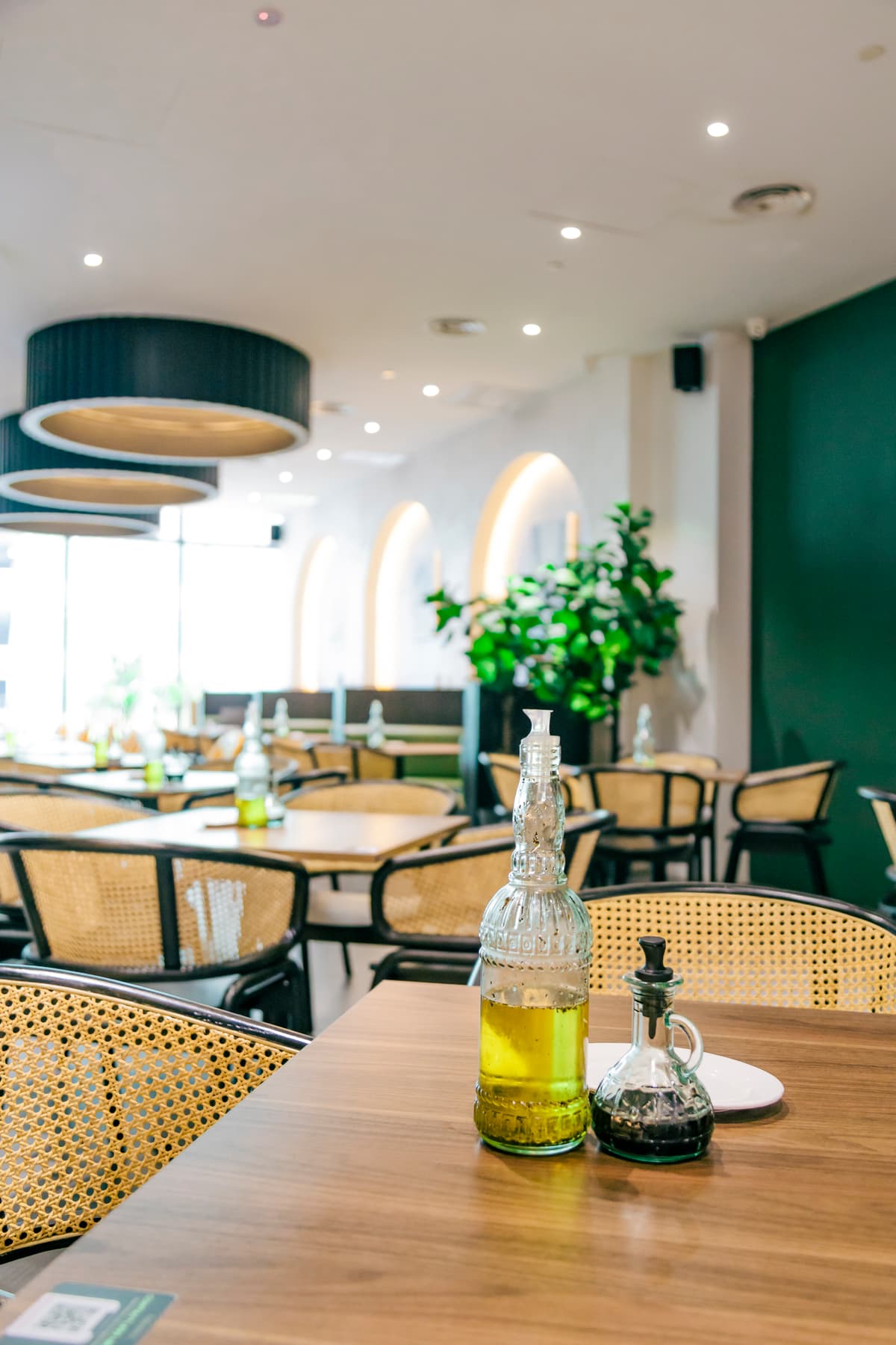 Italiannies Reservations - Restaurant Reservation | Powered by Oddle